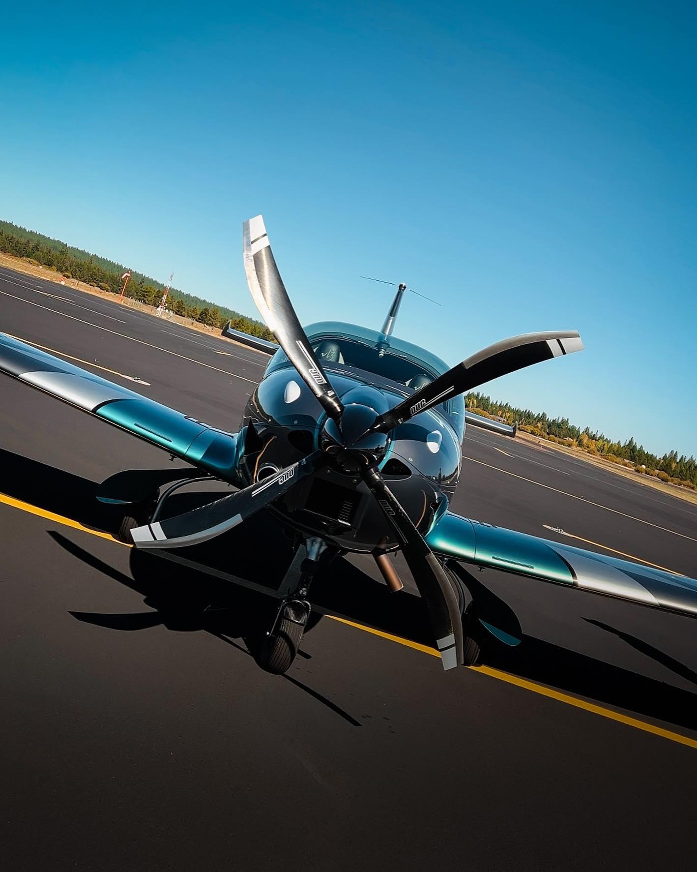 4-blade Inconel TIGERBLACK-R Propeller Right [Hydraulic] | DUC Hélices ...